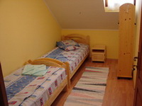 Facilitati - Servicii: bucatarie dotata sufragerie grupuri sanitare loc ...