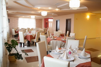 Orasul a fost întemeiat în secolul al XII-lea de colonistii sasi ...