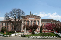 Prezentare in imagini: descriere, poze, harta, cazare, atractii ...